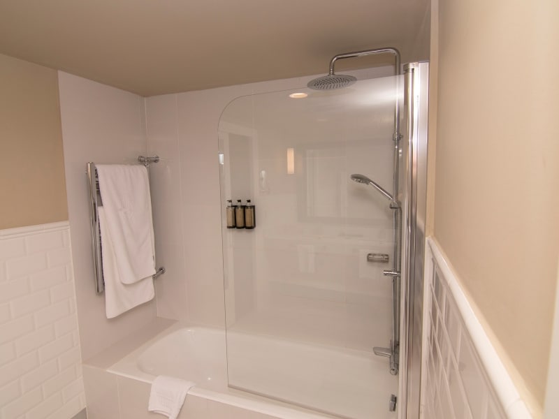 What Sizes Are Standard For A Freestanding Shower Screen?